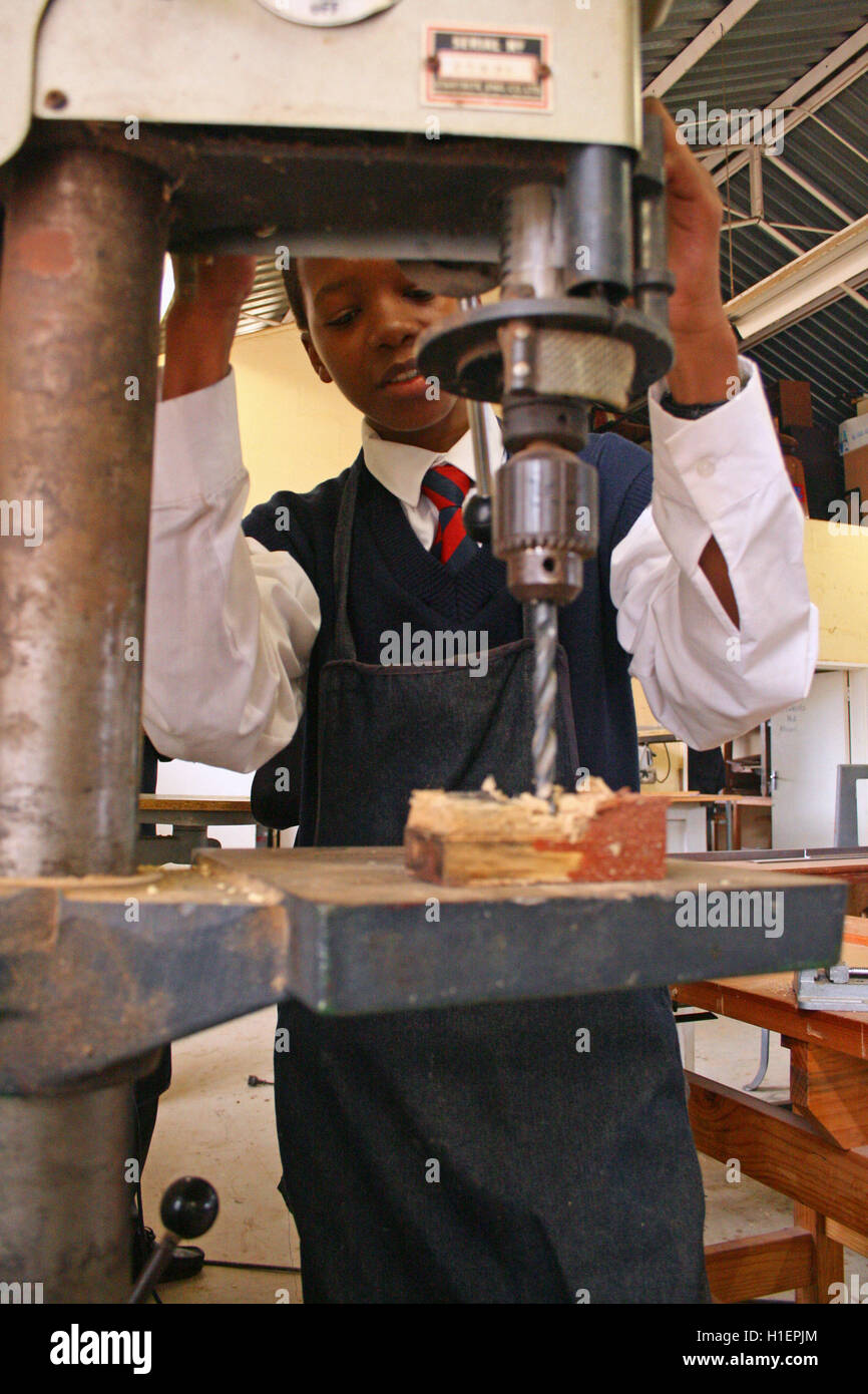 Pillar drill hi-res stock photography and images - Alamy