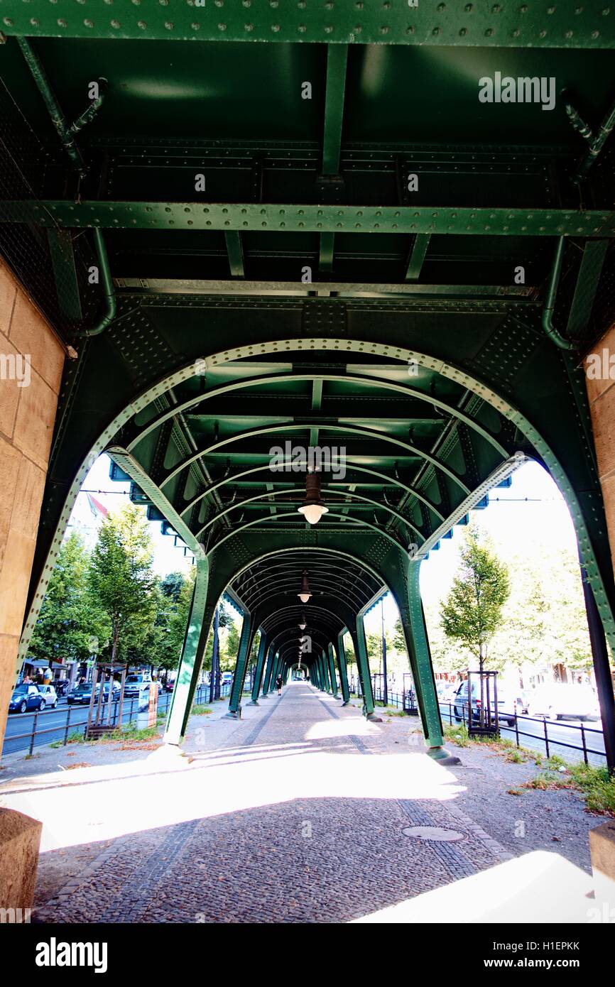 Under railway bridge arches hi-res stock photography and images - Alamy