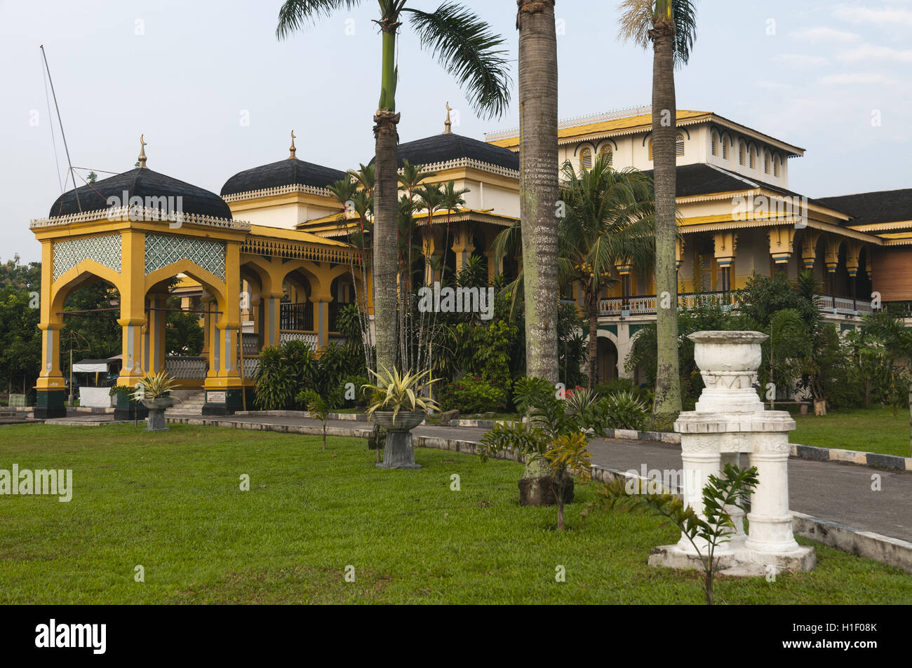 Istana maimun palace hi-res stock photography and images - Alamy