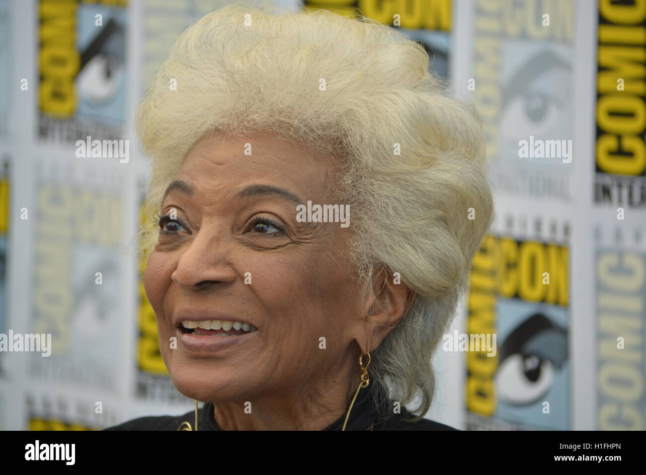 Nichelle nichols (lt uhura) star trek hi-res stock photography and ...