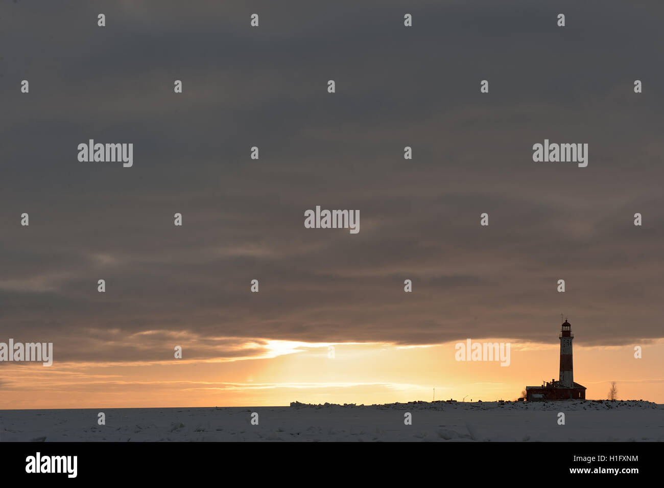 England cold landscape one house hi-res stock photography and images ...