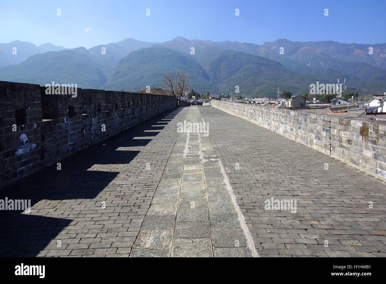 Dali old town east gate hi-res stock photography and images - Alamy