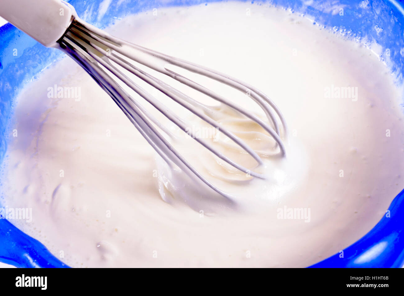 Shaking cocktail kitchen hi-res stock photography and images - Alamy