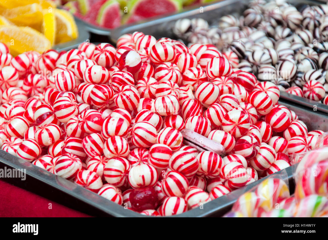 Red and white bonbons Stock Photo - Alamy