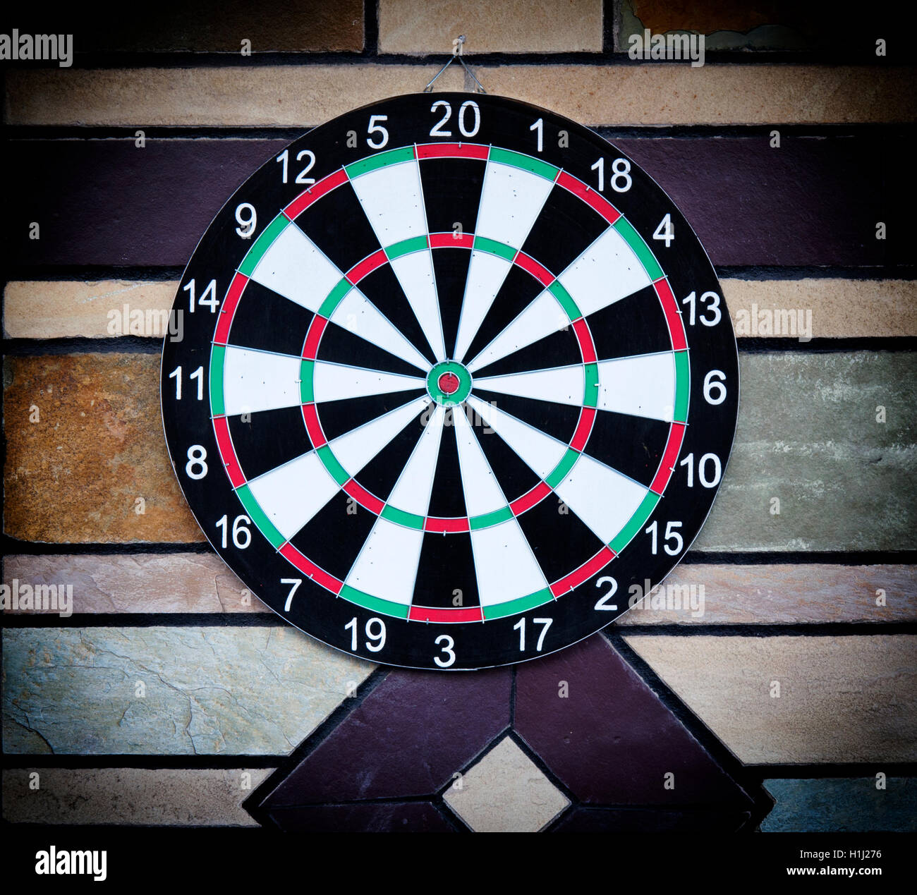 Dart board frame hi-res stock photography and images - Alamy