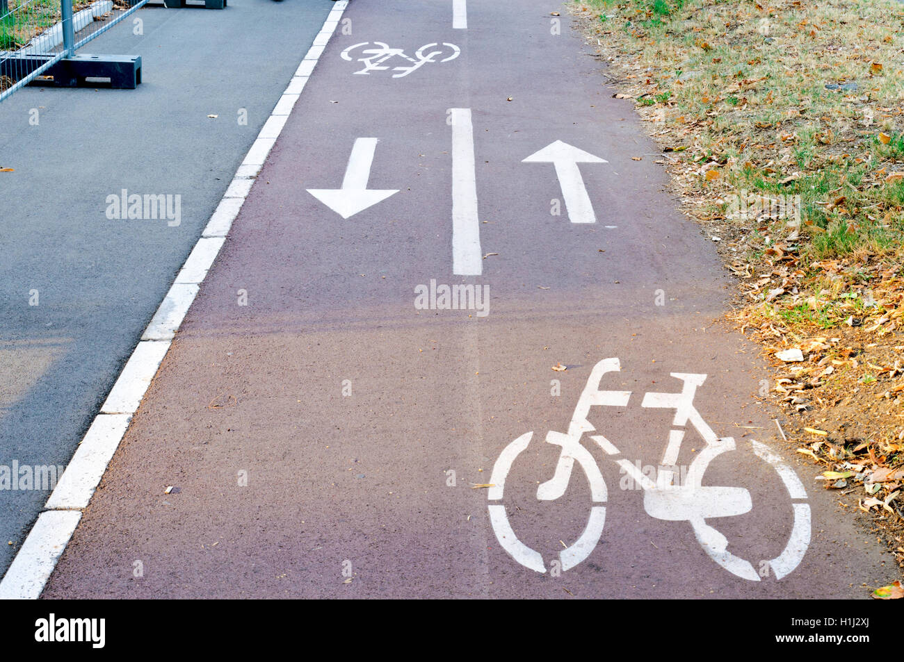 Biking arrow hi-res stock photography and images - Alamy