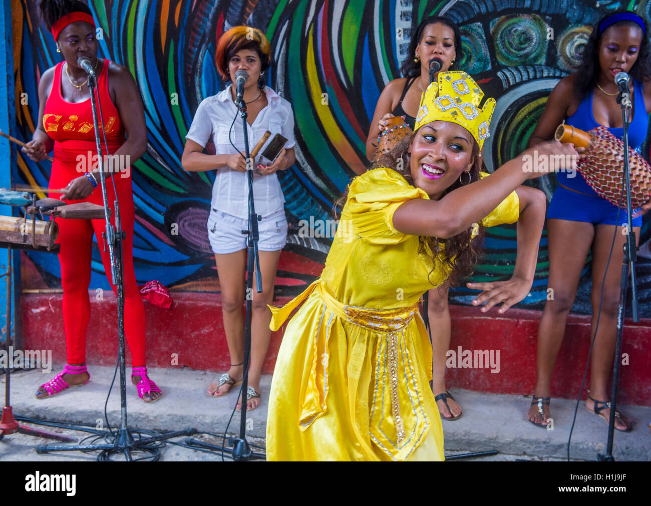Rumba dancers in Havana Cuba Stock Photo - Alamy