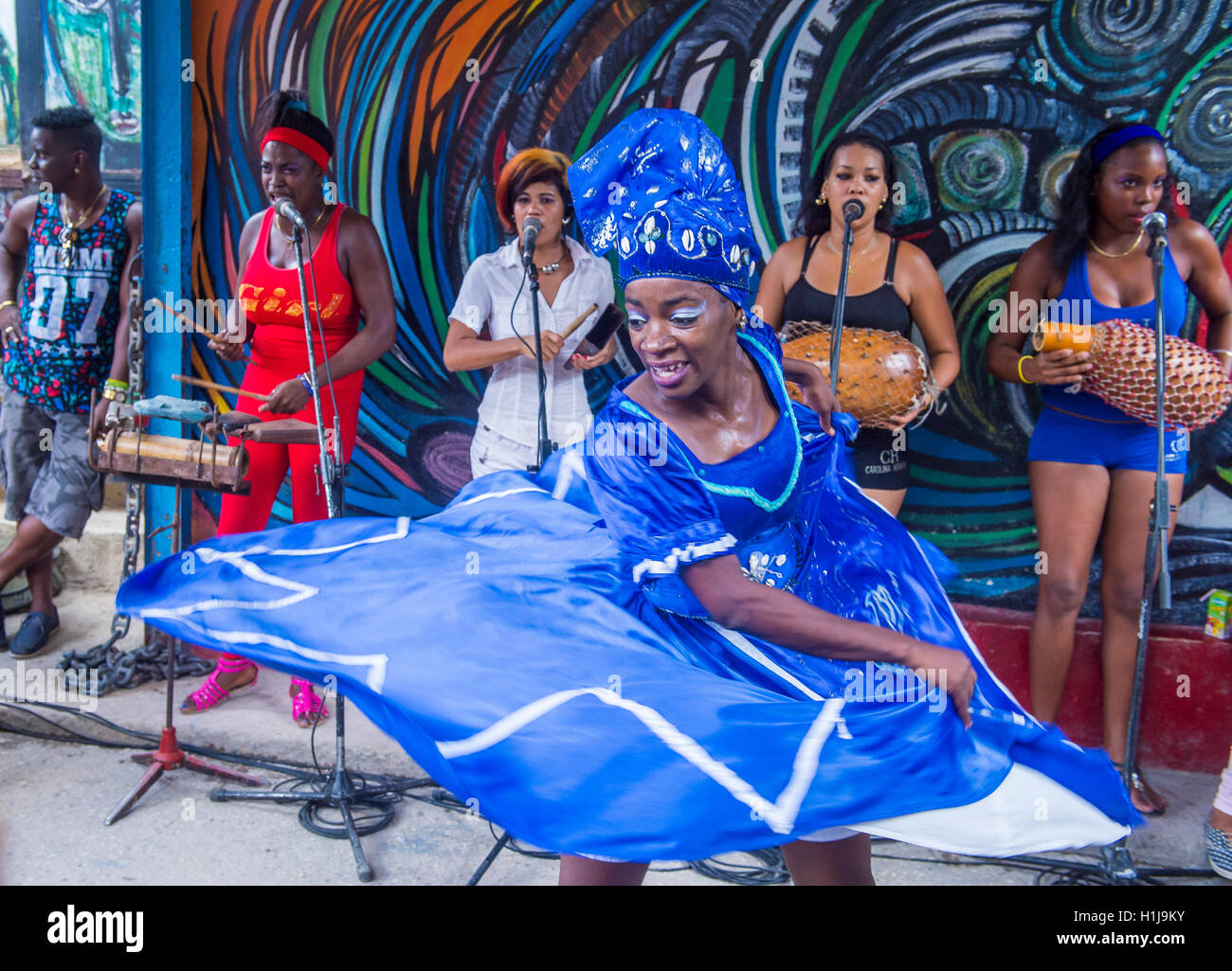 Rumba dancers in Havana Cuba Stock Photo - Alamy