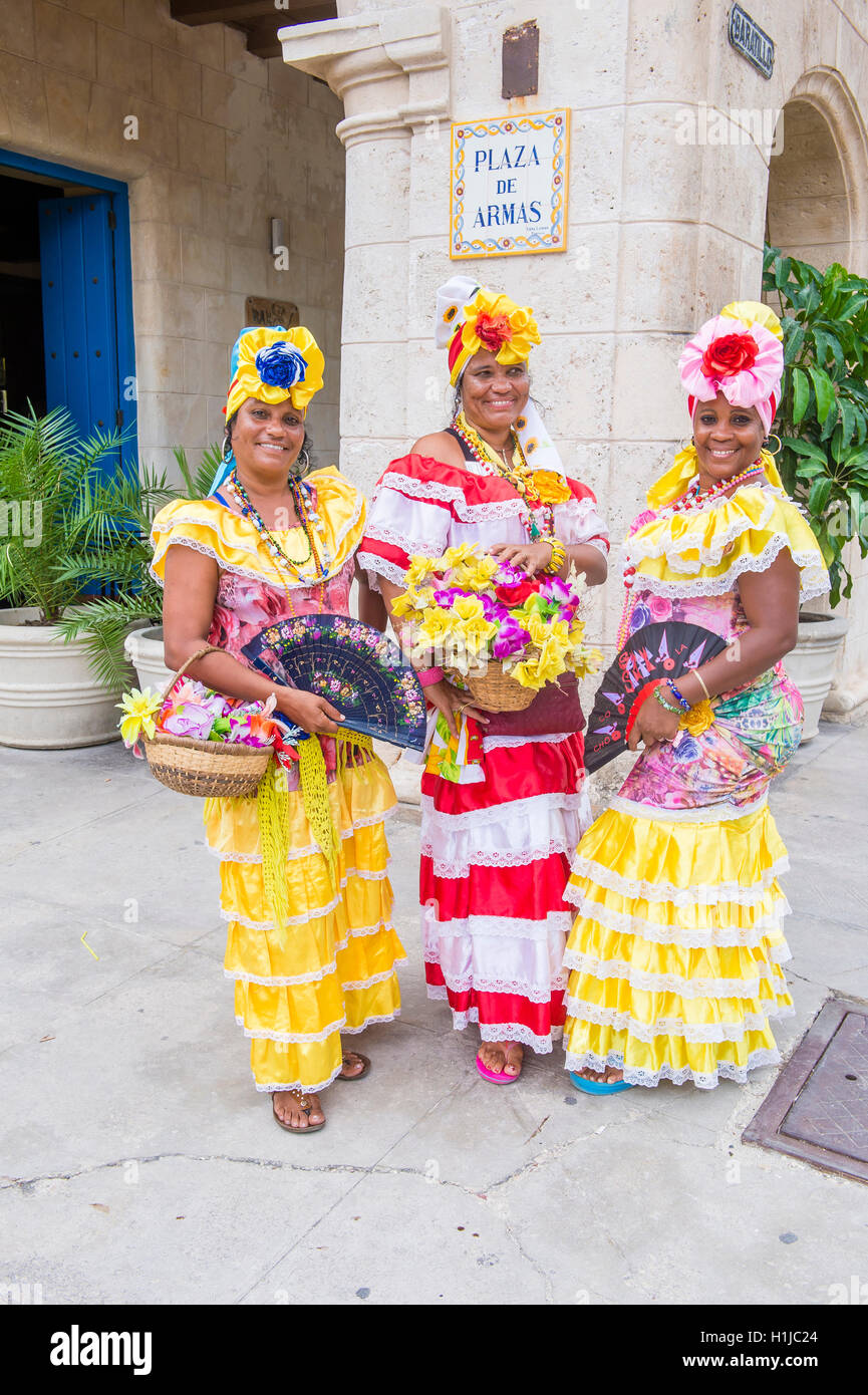 Portrait of cuban women hi-res stock photography and images - Alamy