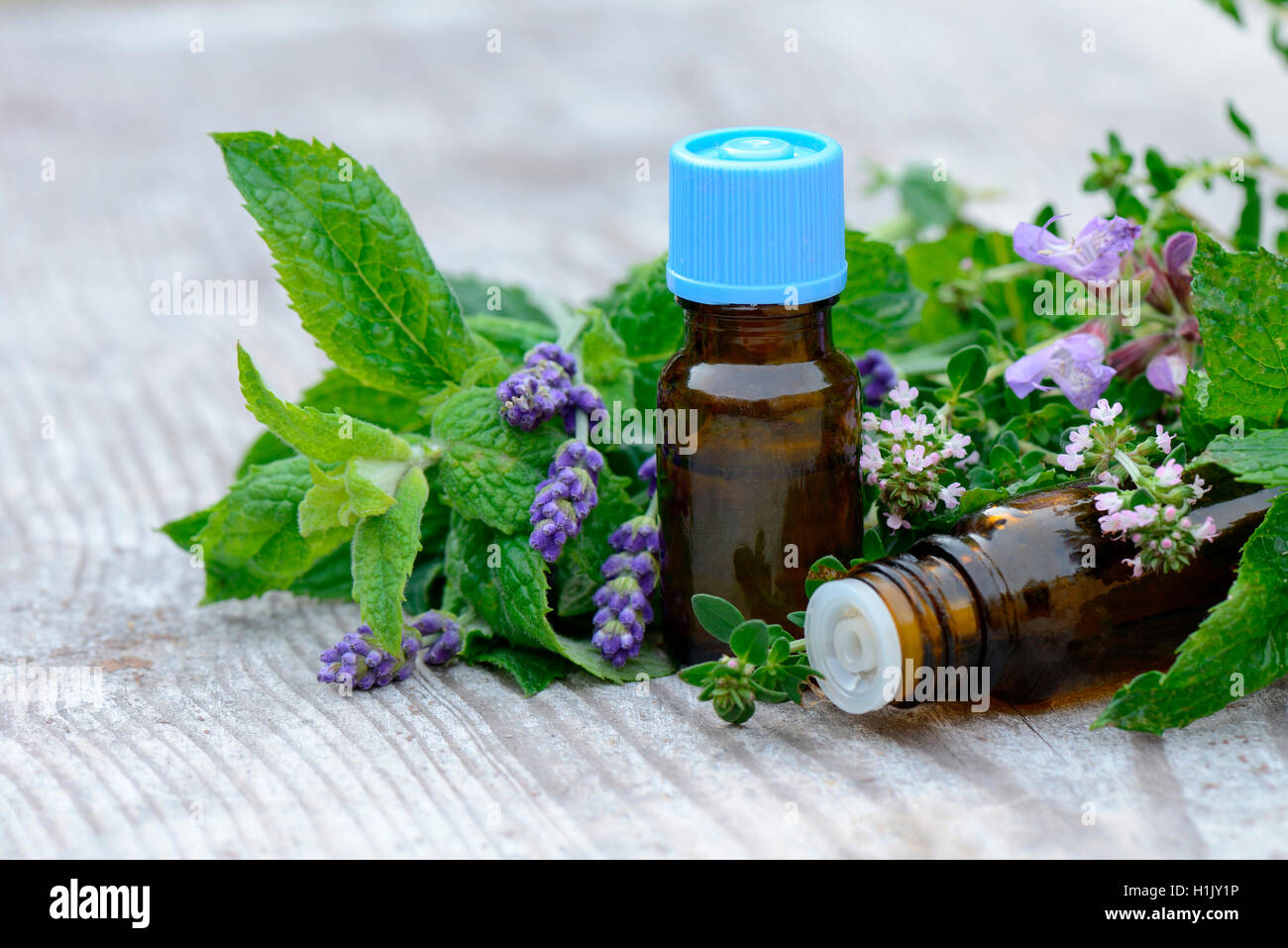 Oil tinctures hi-res stock photography and images - Alamy