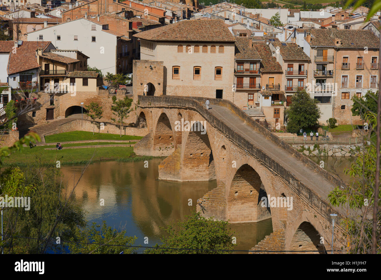 Road to Santiago, Puente la Reina, Gares, Medieval bridge, Arga River ...
