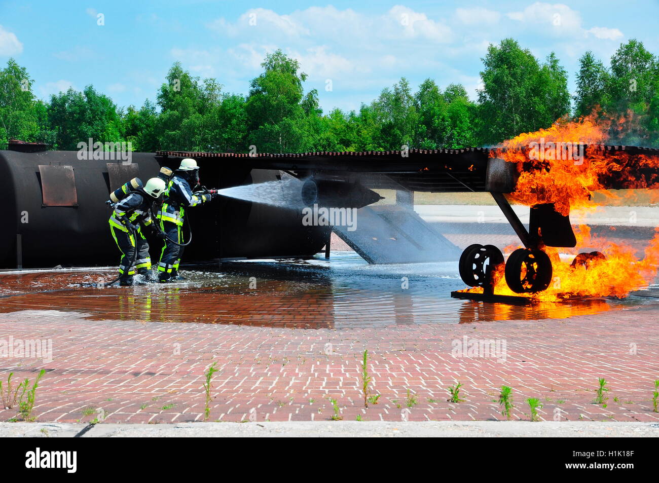 training, firefighting, fire brigade, mock-up airplane, airport rescue ...