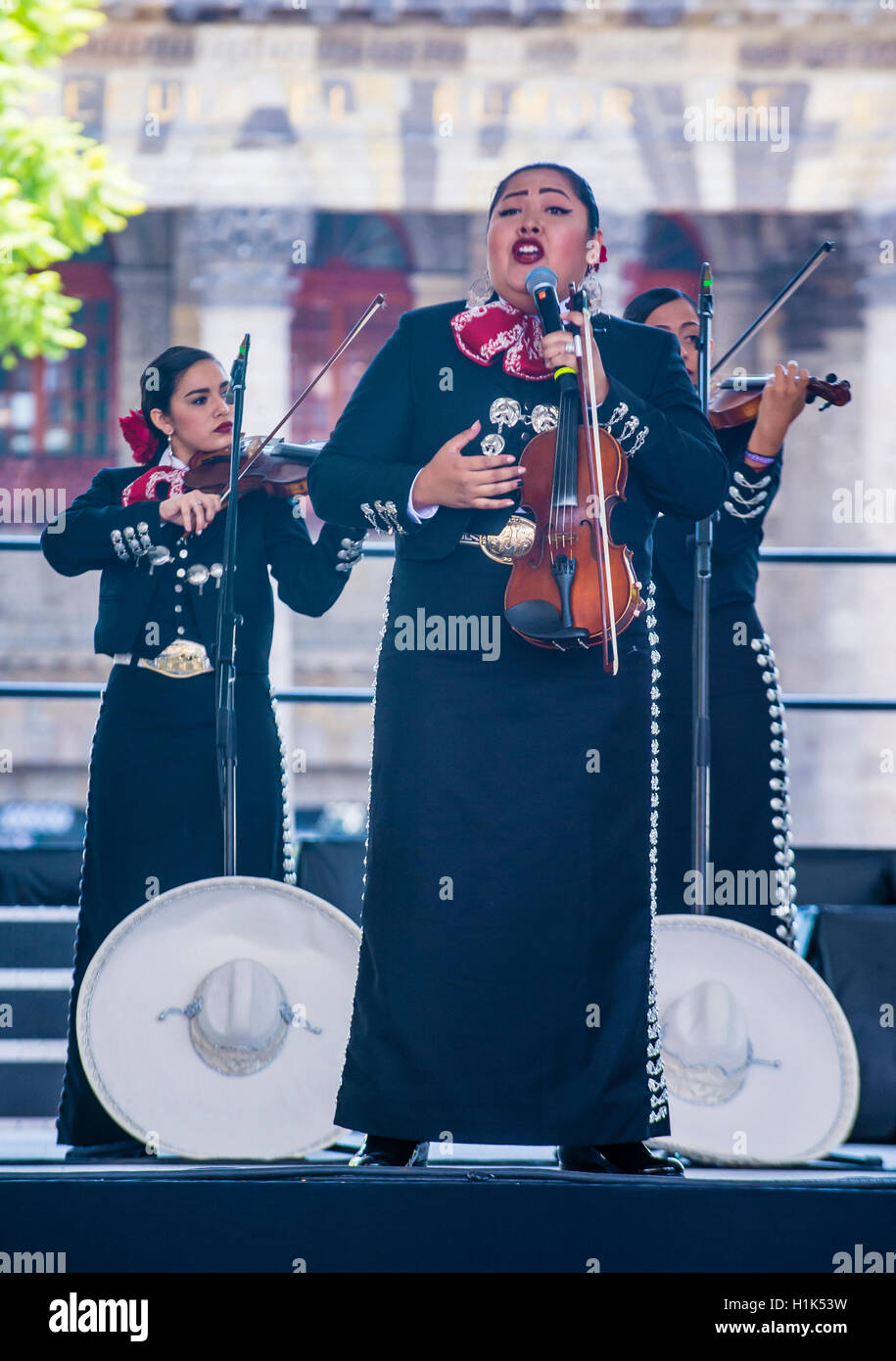 Mariachi band on stage hi-res stock photography and images - Alamy