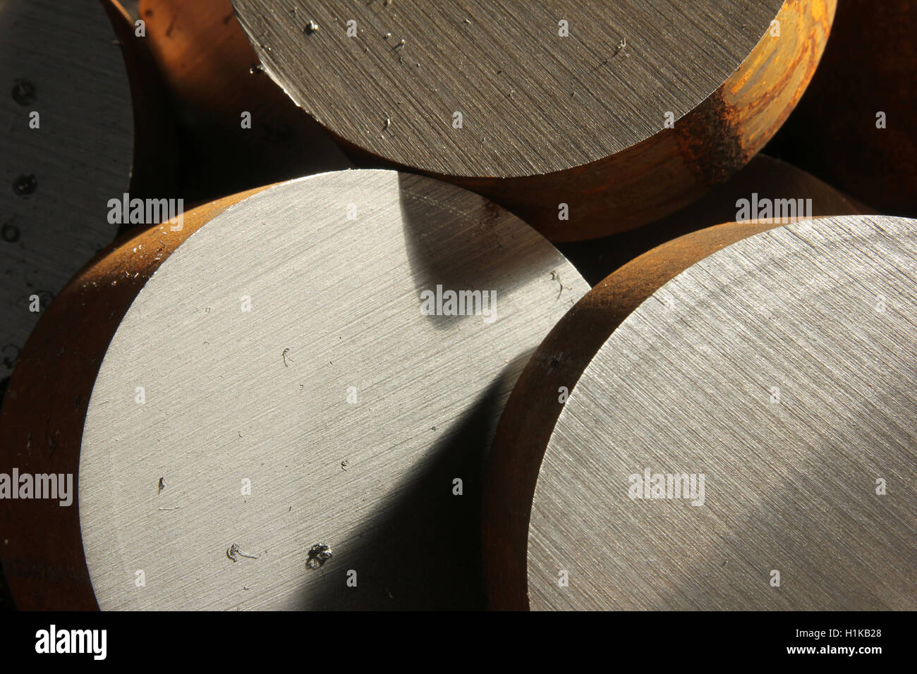 Solid aluminum cylinder Stock Photo - Alamy