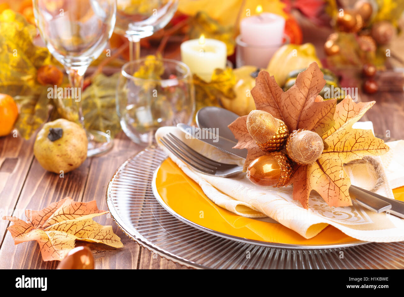 Autumn place setting Stock Photo - Alamy