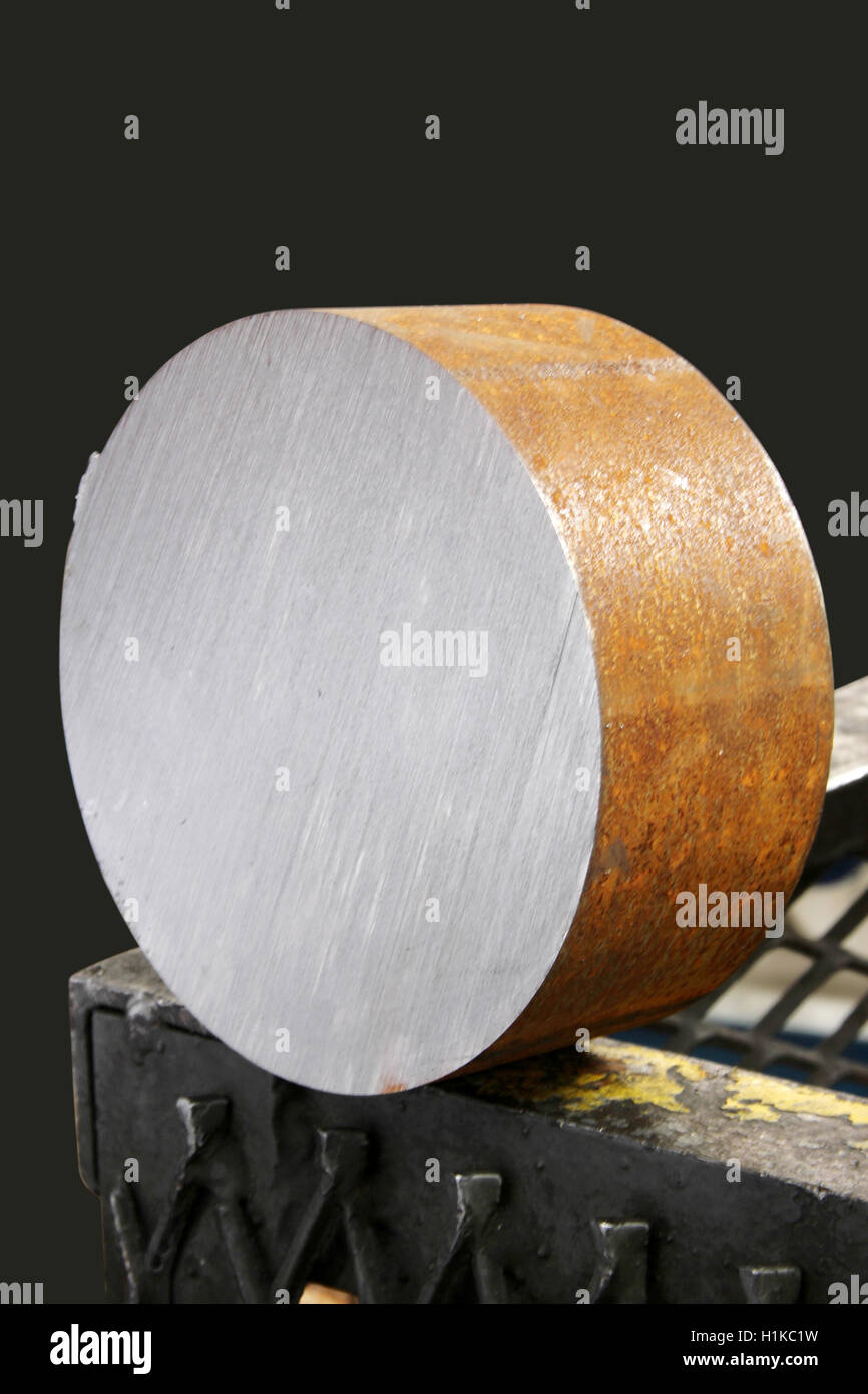 Solid aluminum cylinder Stock Photo - Alamy