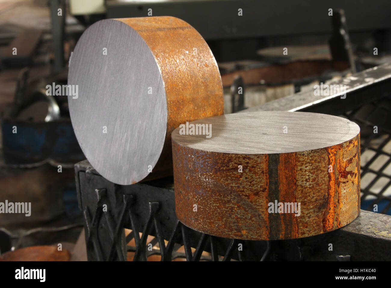 Solid aluminum cylinder Stock Photo - Alamy