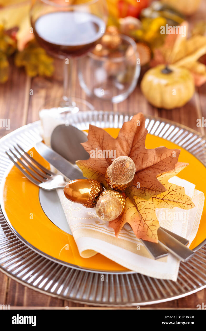 Autumn place setting Stock Photo - Alamy