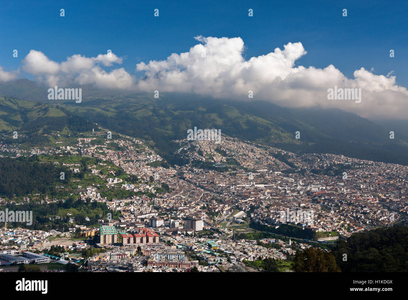City panorama ecuador hi-res stock photography and images - Alamy