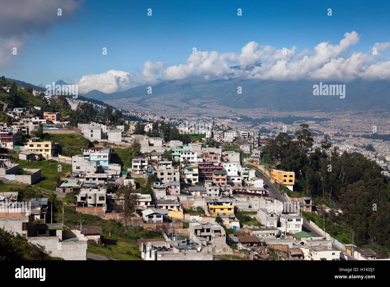 City panorama ecuador hi-res stock photography and images - Alamy