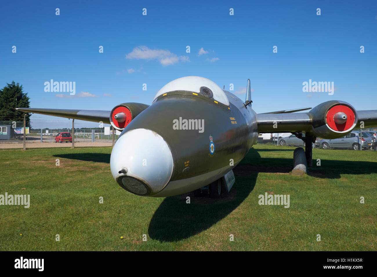 Raf english electric canberra aircraft hi-res stock photography and ...