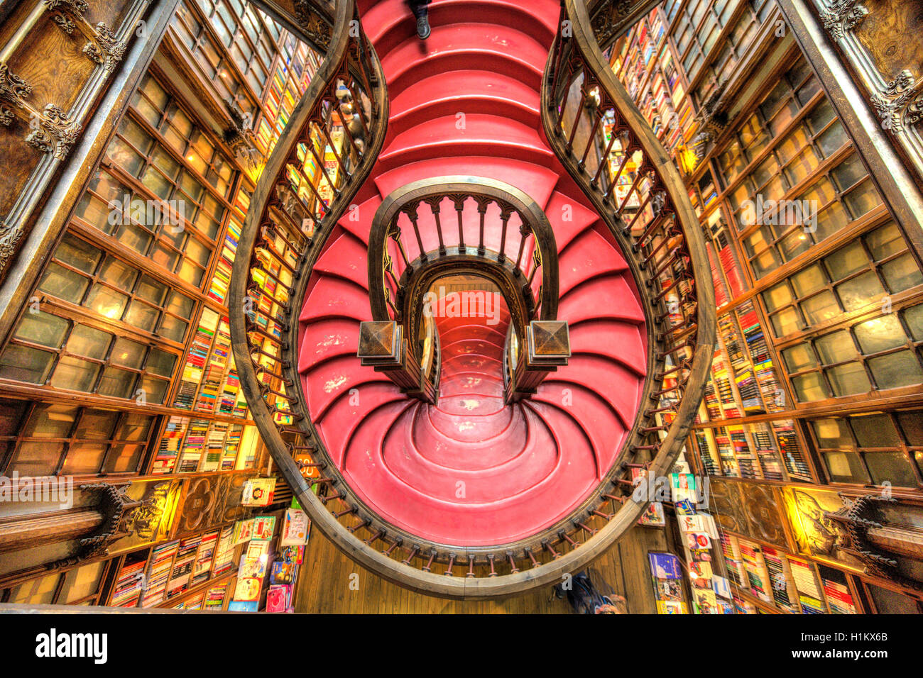 Staircase curved hi-res stock photography and images - Alamy