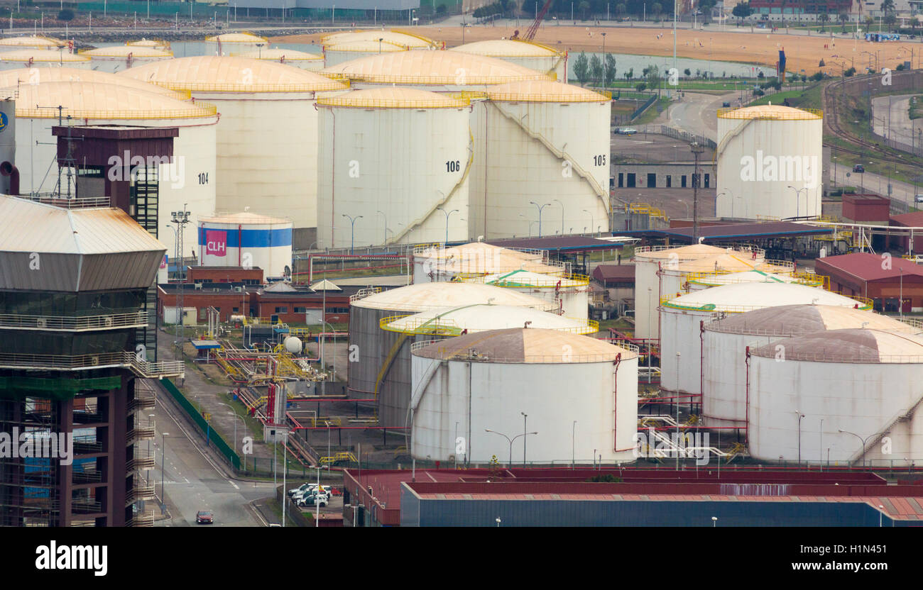 Large industrial storage tanks Stock Photo - Alamy