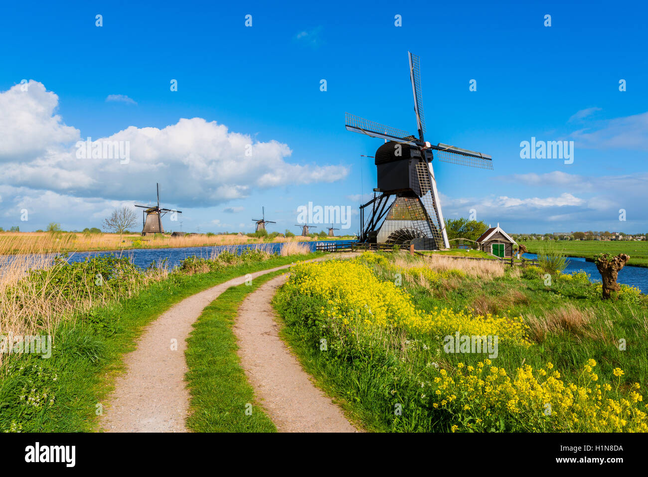 Famous dutch windmills kinderdijk hi-res stock photography and images ...