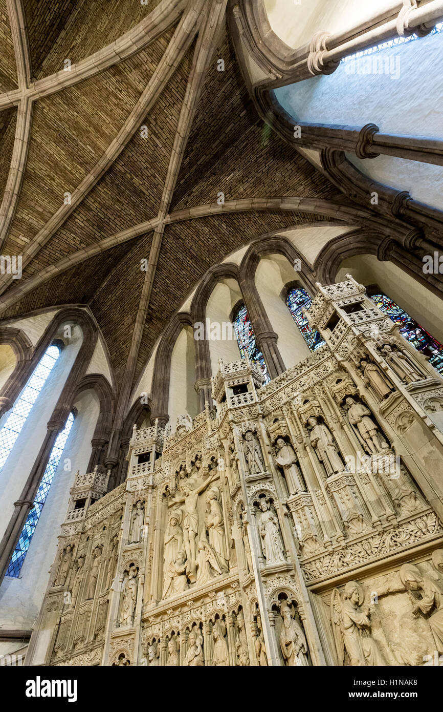 Brecon cathedral hi-res stock photography and images - Alamy