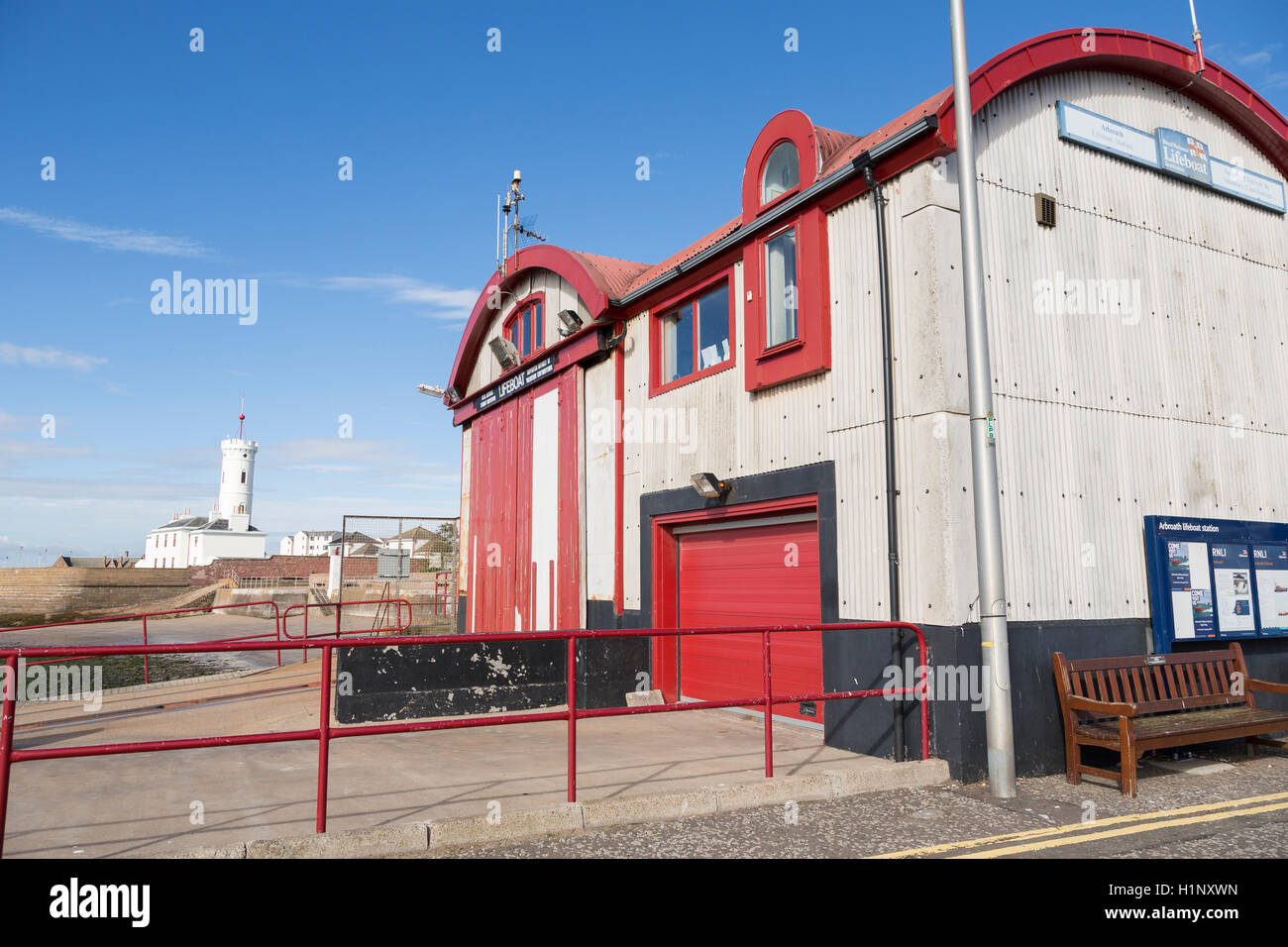Rnli tower lifeboat station hi-res stock photography and images - Alamy