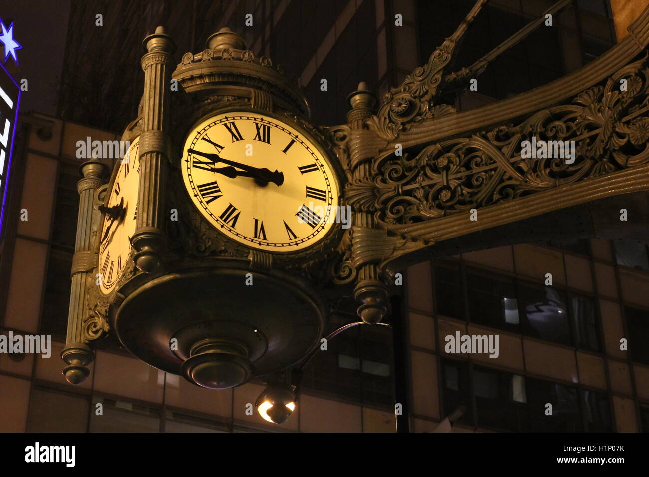 closeup view of iconic downtown Chicago clock Stock Photo - Alamy