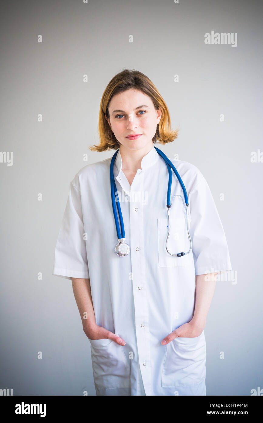 Portrait of a young doctor Stock Photo - Alamy