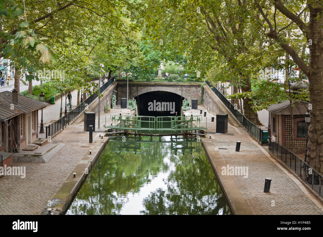 Bridge via Saint Martin channel, Paris Stock Photo - Alamy