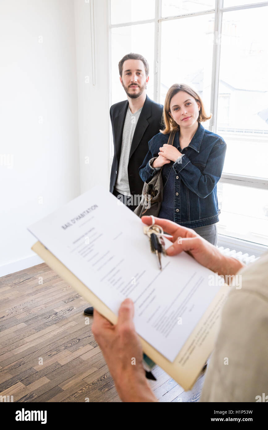 Real state couple hi-res stock photography and images - Alamy
