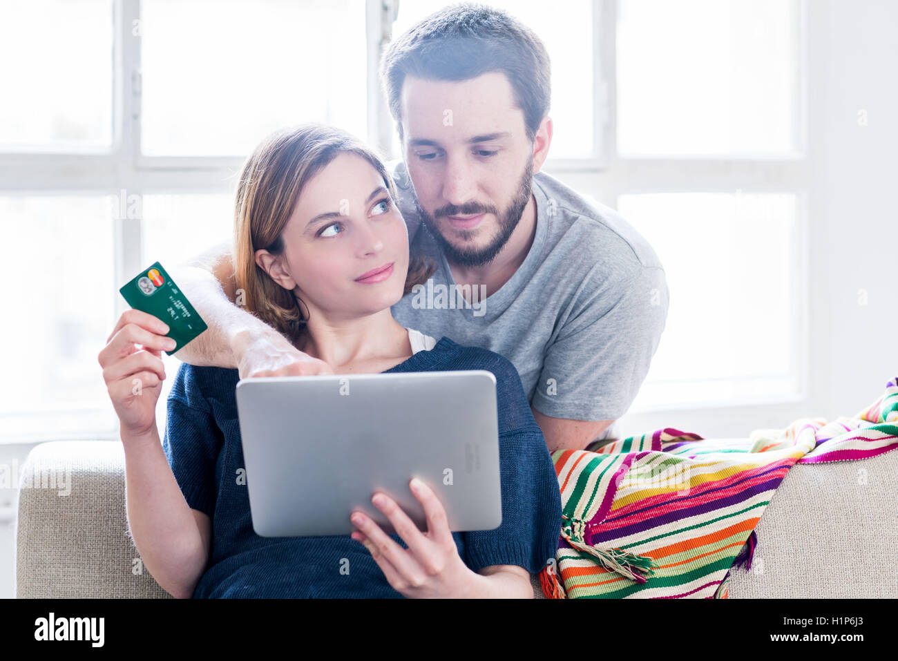 Ipad purchase hi-res stock photography and images - Alamy