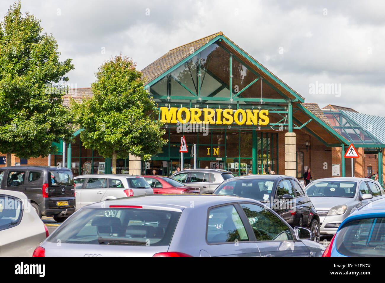 Pembrokeshire supermarket hi-res stock photography and images - Alamy
