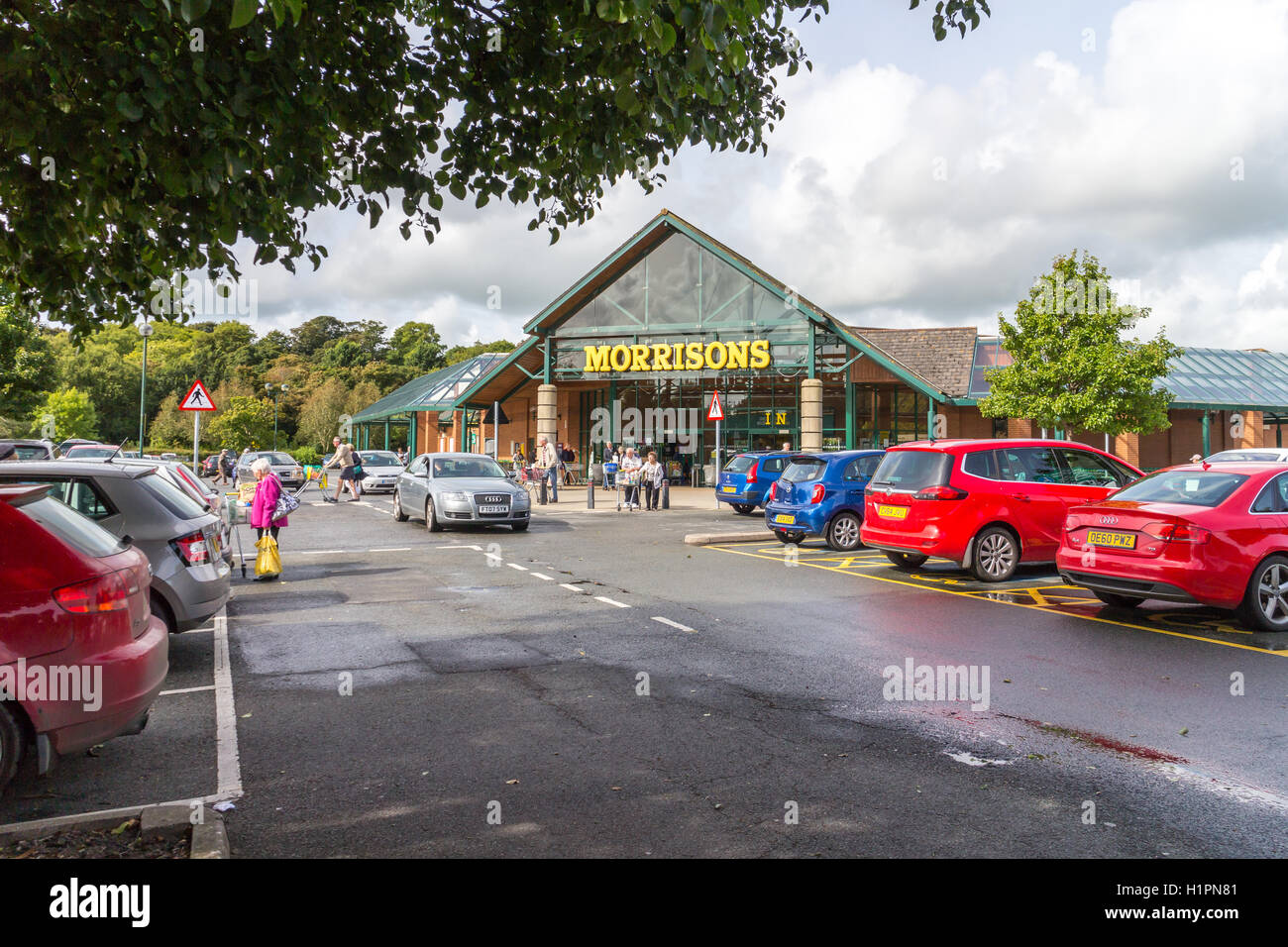 Pembrokeshire supermarket hi-res stock photography and images - Alamy