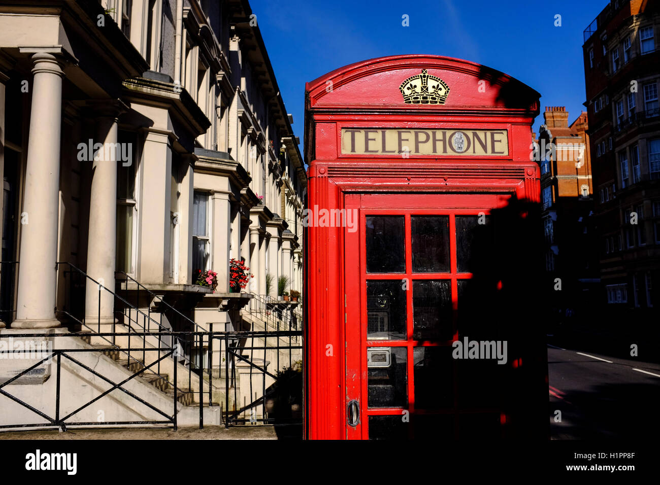 Red Phone Box Stock Photo - Alamy