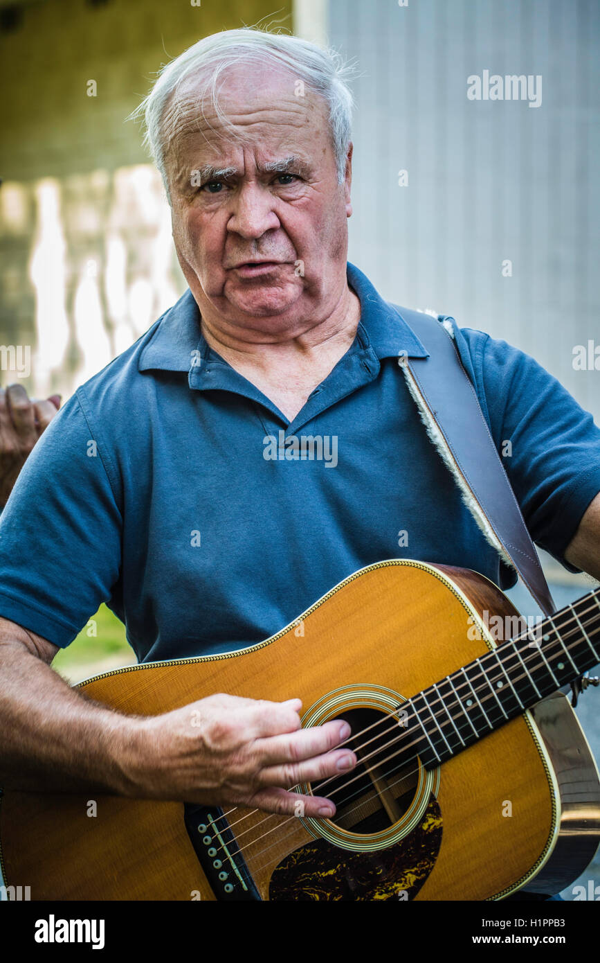Bluegrass music festival musicians Stock Photo - Alamy
