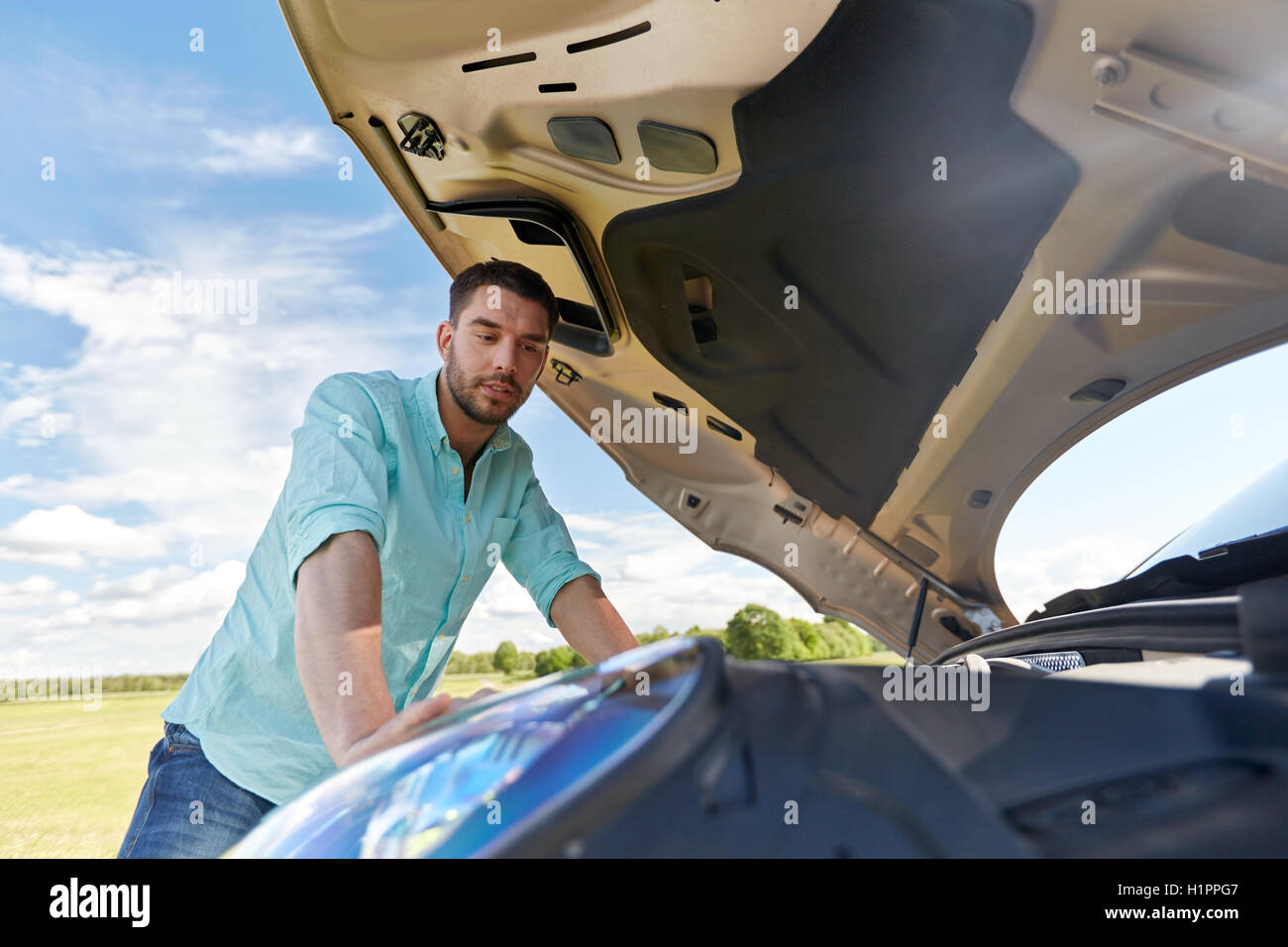 Car breakdown hood open man hi-res stock photography and images - Alamy