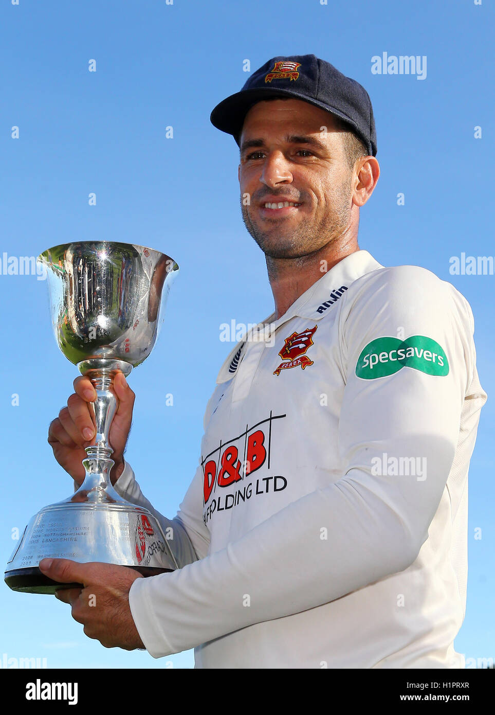 Essex Captain Ryan ten Doeschate holds the Division 2 champions trophy ...