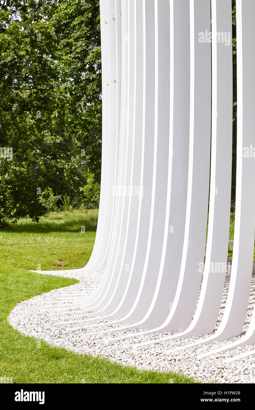 Abstracting footings of the pavilion with sunshine and shadow. The ...