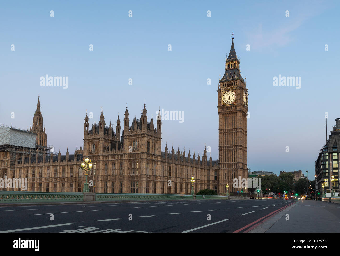 Early morning view of empty Westminster Bridge and Big Ben in London ...