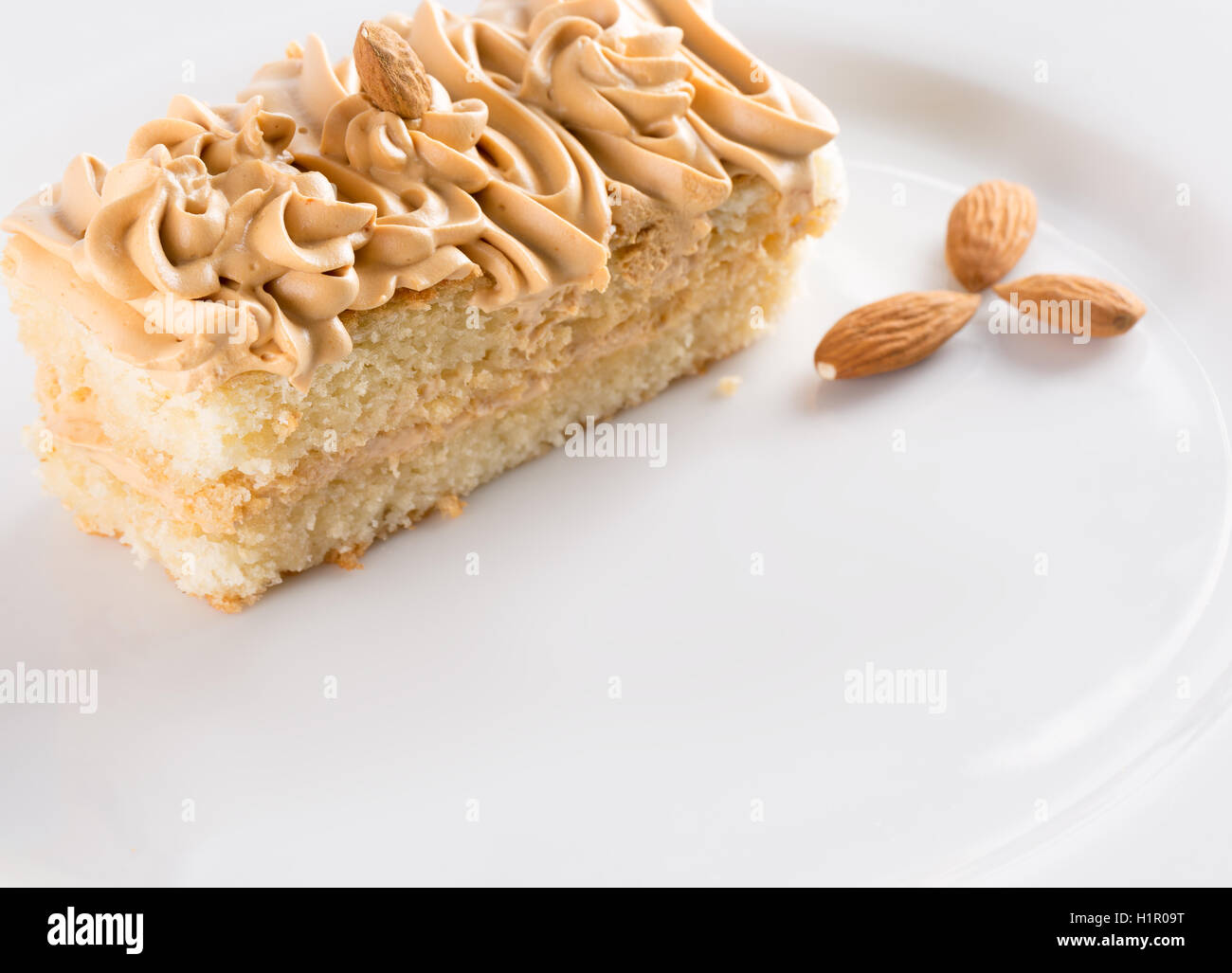 Closeup delicious creamy cake hi-res stock photography and images - Alamy