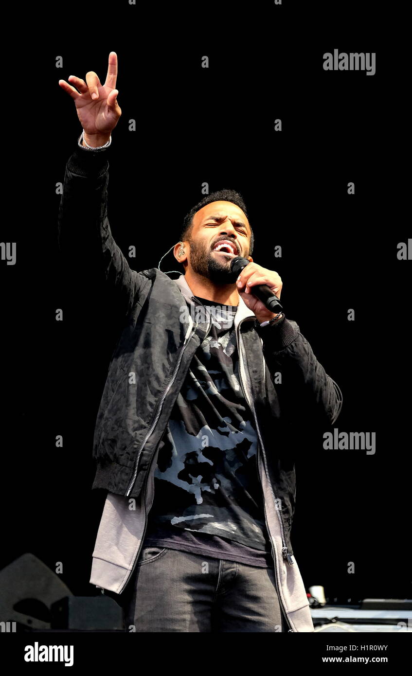 Craig david on stage hi-res stock photography and images - Alamy