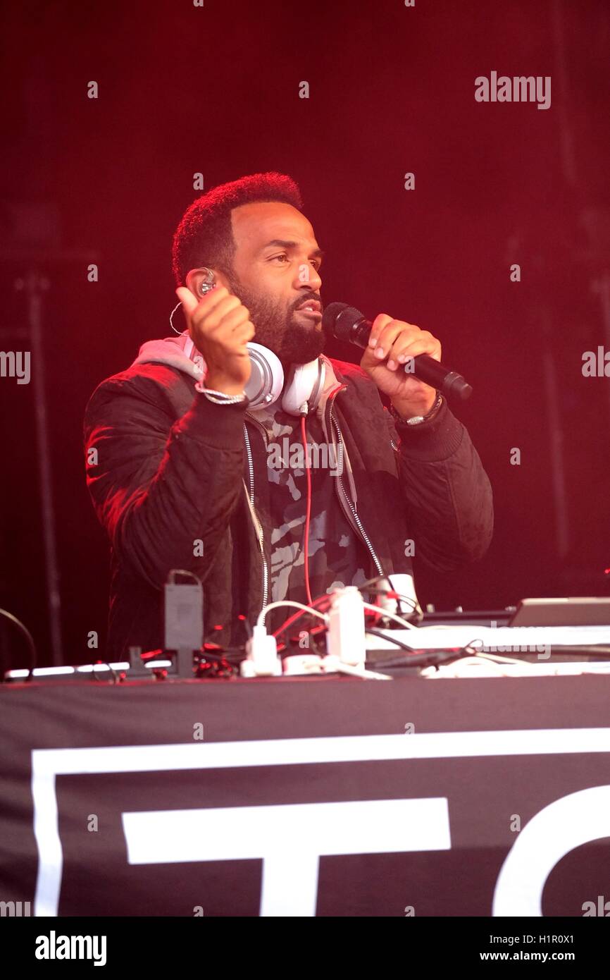 Craig david performs on stage hi-res stock photography and images - Alamy