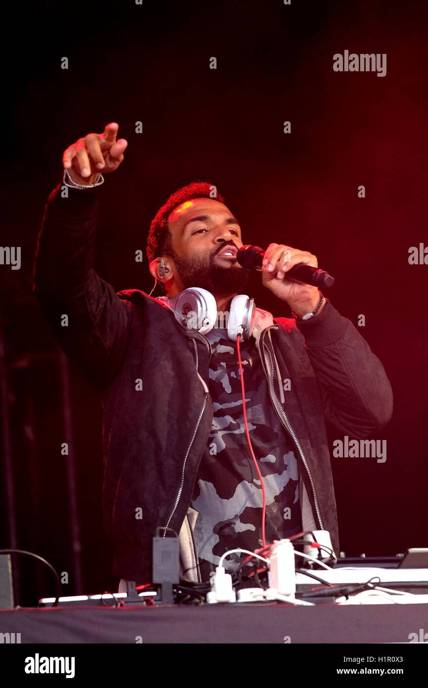 Craig david performs on stage hi-res stock photography and images - Alamy