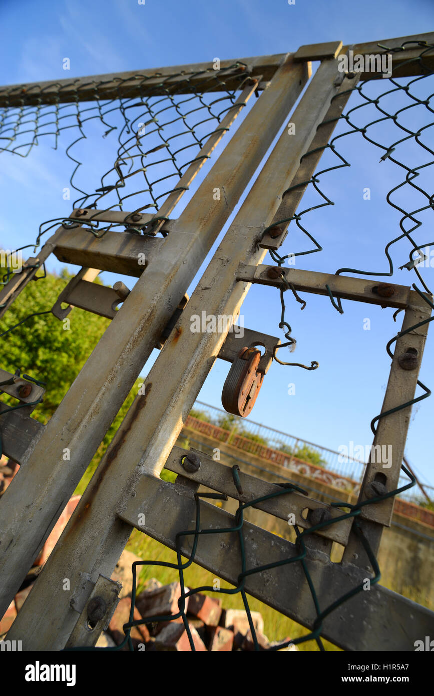 Padlocked gates hi-res stock photography and images - Alamy