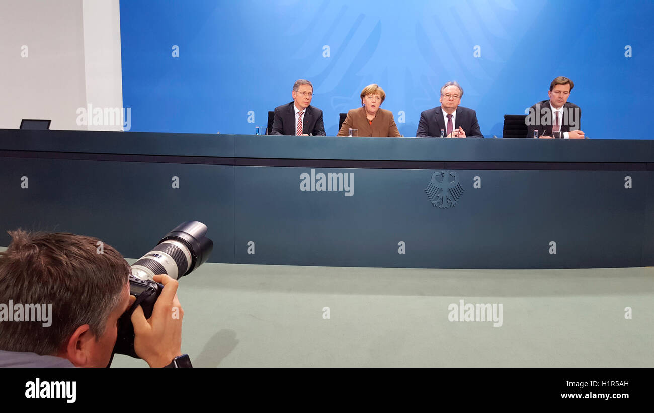 Carsten Sieling, BKin Angela Merkel, Reiner Haseloff, Steffen Seibert ...