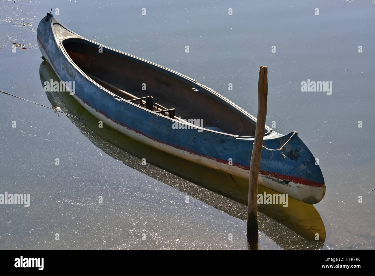 Transportation in old canoe hi-res stock photography and images - Alamy